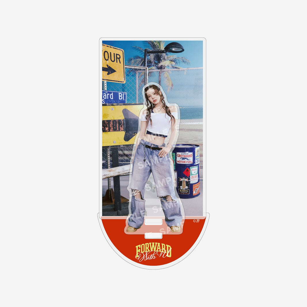 NiziU SEASON’S GREETINGS 2026 “Forward With U” SPECIAL GOODS – JYP ...